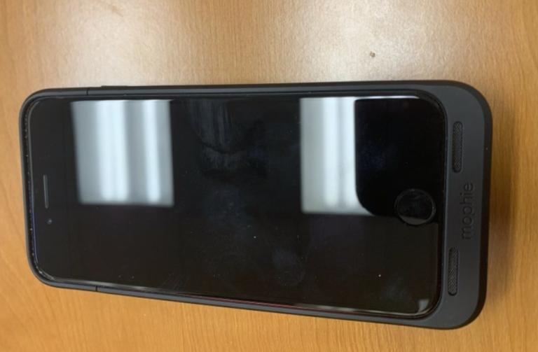 When The Old Meets The New: A Review Of The iPhone SE 3 – Helen Keller ...